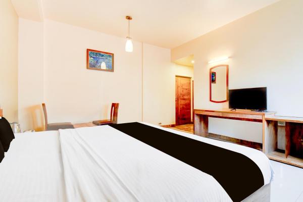 Hotel Ratna Regency 3* rates from 2 800 Rs. Pune, Maharashtra. Reviews ...