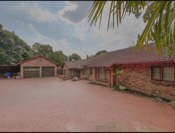 Valley Inn Guest House, Accommodation 6, Drakenstein Avenue rates from ...